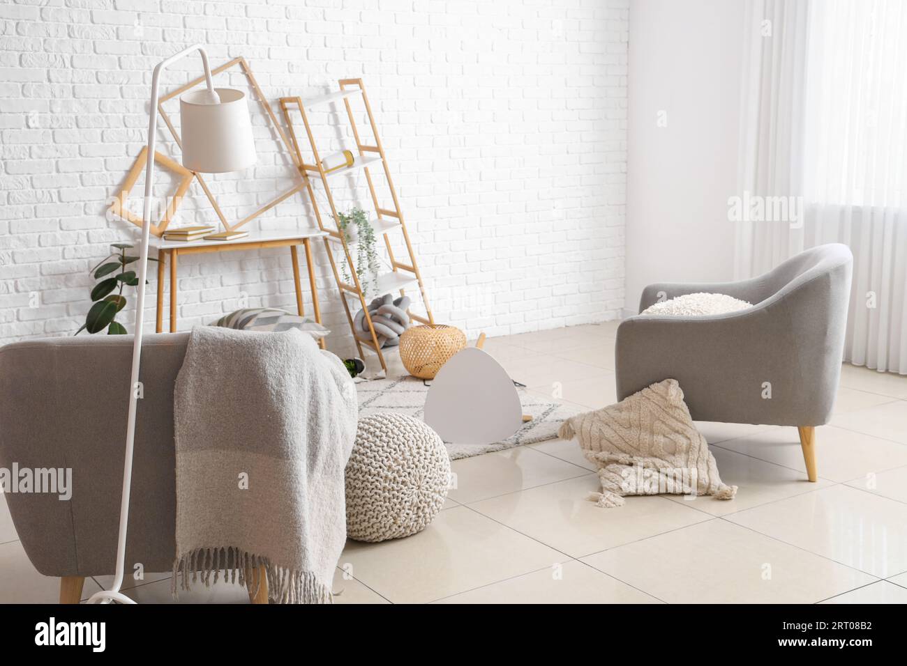 Overturned tables hi-res stock photography and images - Alamy