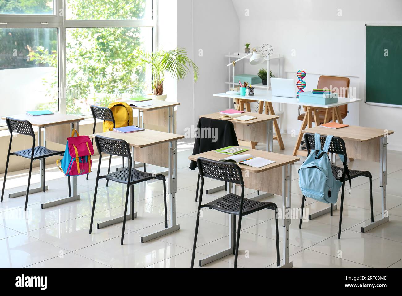 Interior of stylish modern empty classroom Stock Photo - Alamy