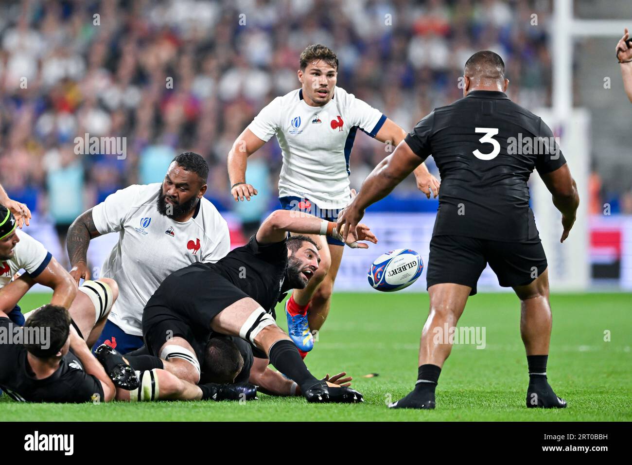 New zealand blacks sam whitelock hi-res stock photography and images ...