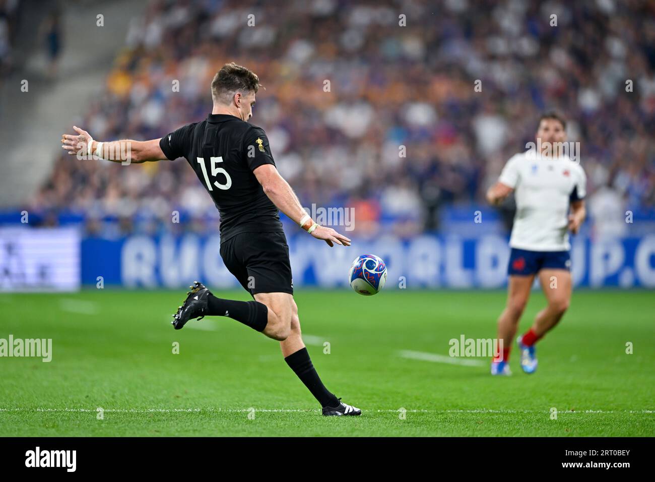Beauden barrett all blacks rugby hi-res stock photography and images ...