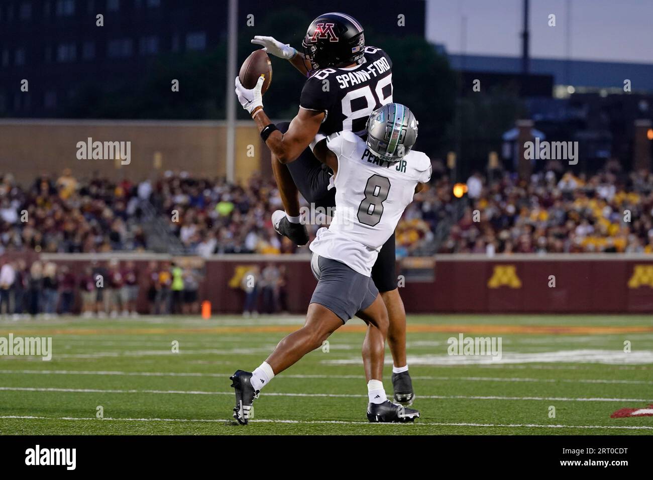 Minnesota tight end Brevyn Spann-Ford (88) catches a pass while ...