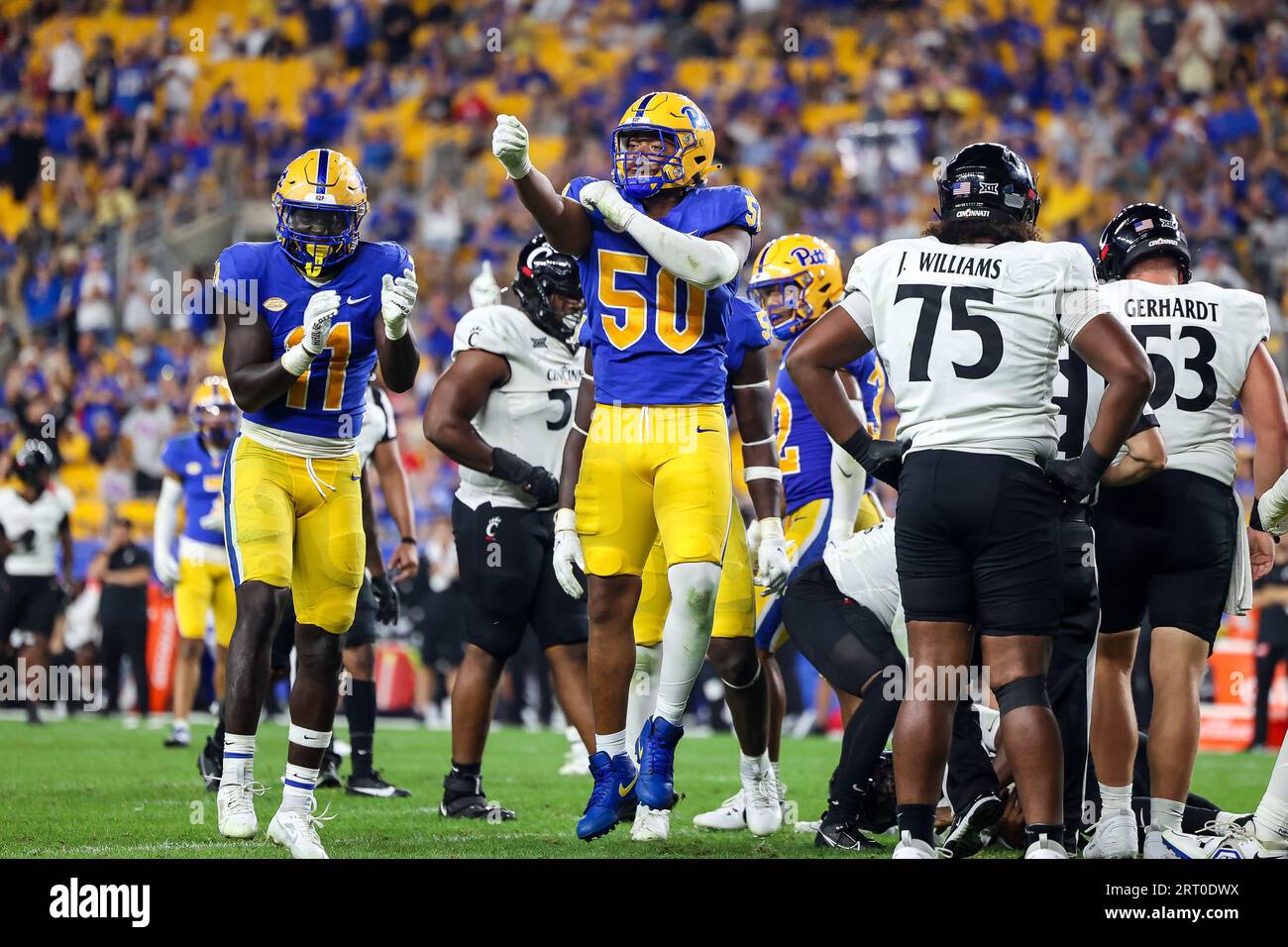 Pittsburgh, Pennsylvania, USA. 09th Sep, 2023. Pitt Panthers defensive ...
