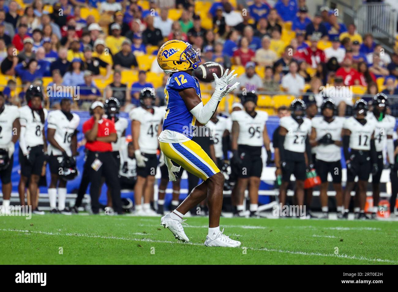 Pittsburgh, Pennsylvania, USA. 09th Sep, 2023. Pitt Panthers punt ...
