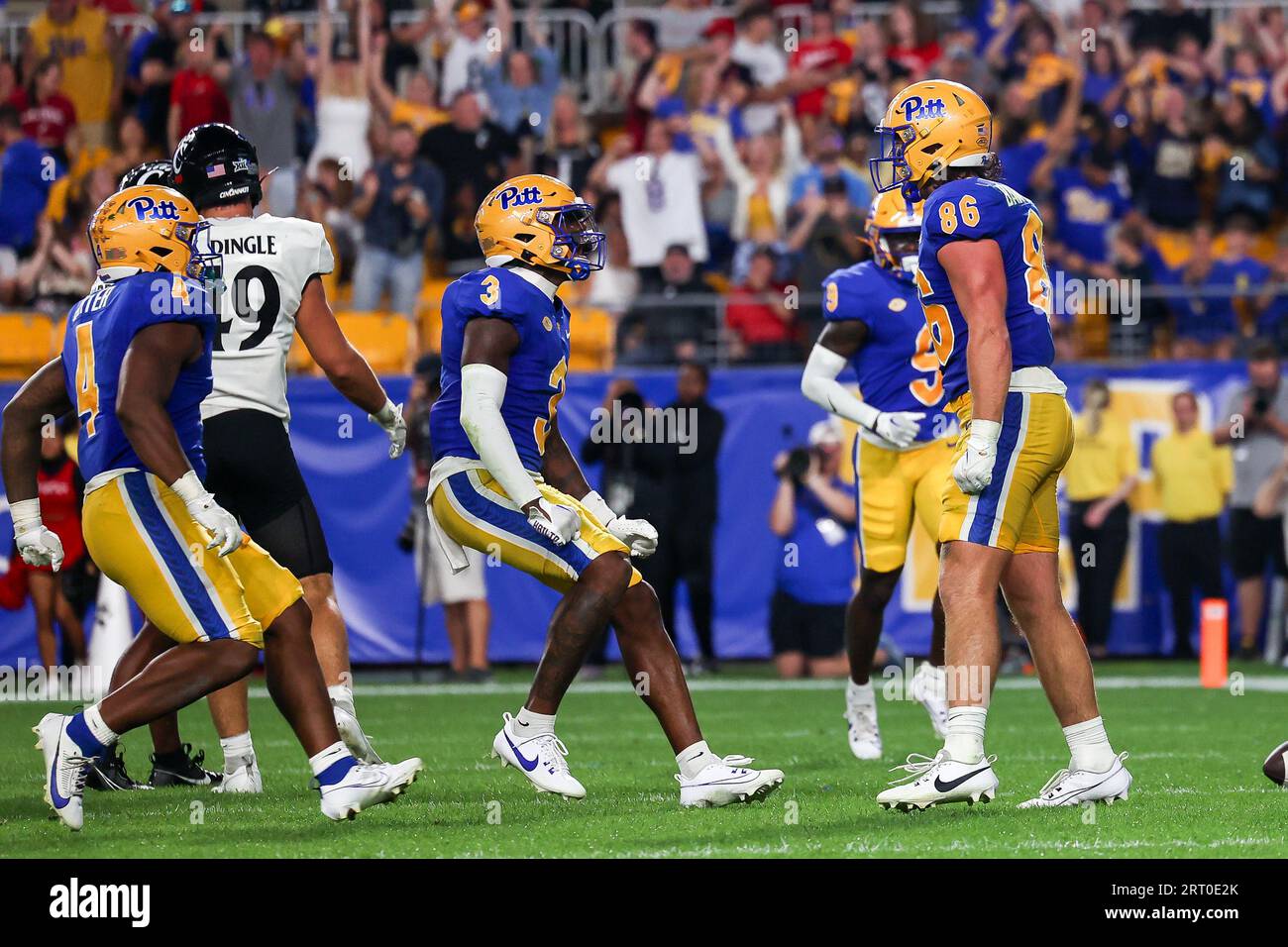 Carter reynolds hi-res stock photography and images - Alamy