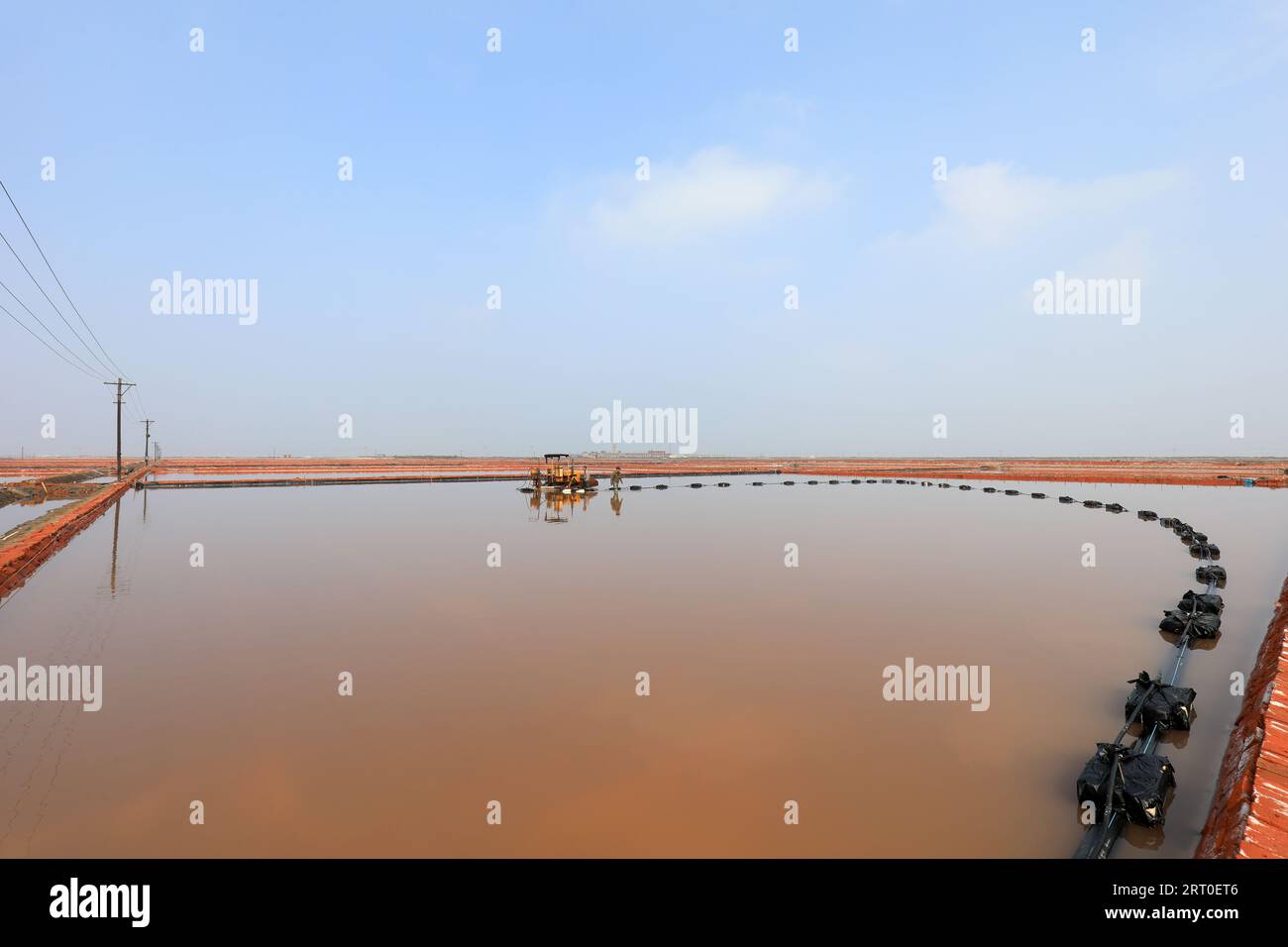 The raw salt production equipment operates in a crystallizer in a salt ...