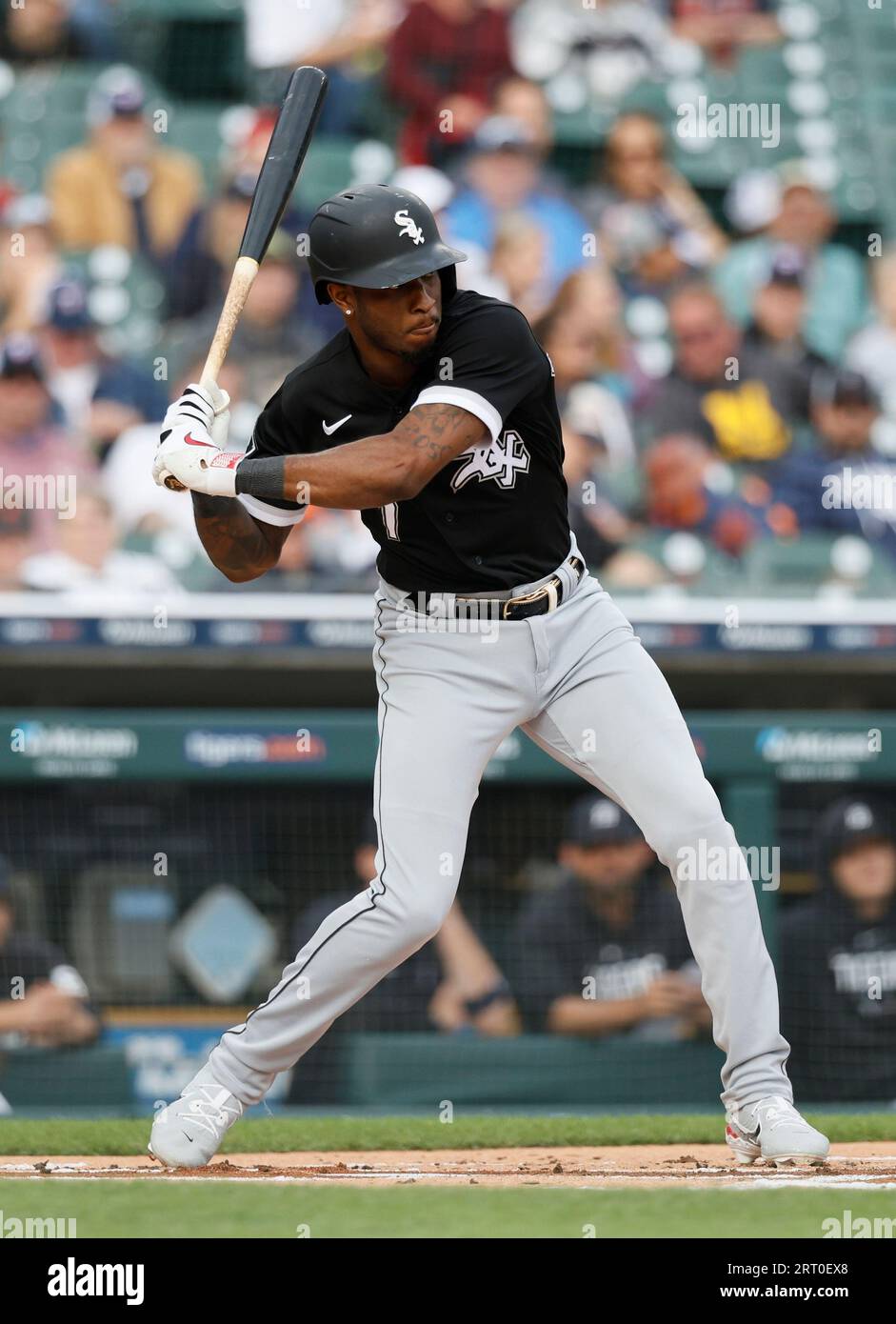Chicago White Sox's Tim Anderson (7) bats against the Detroit Tigers ...