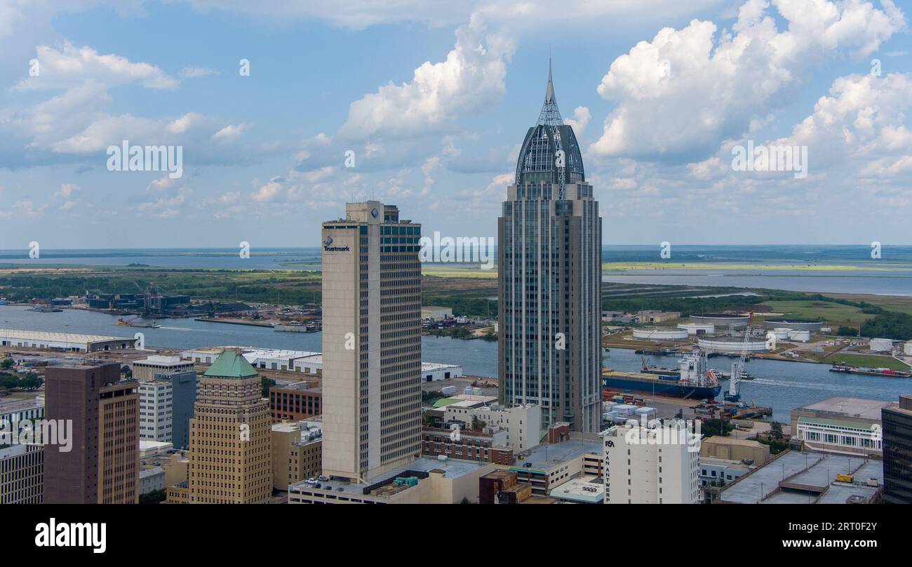 Downtown mobile alabama al drone hi-res stock photography and images ...