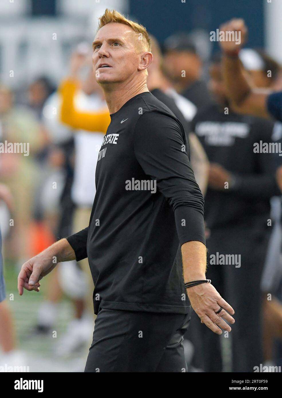 Utah State head coach Blake Anderson watches a field goal attempt ...