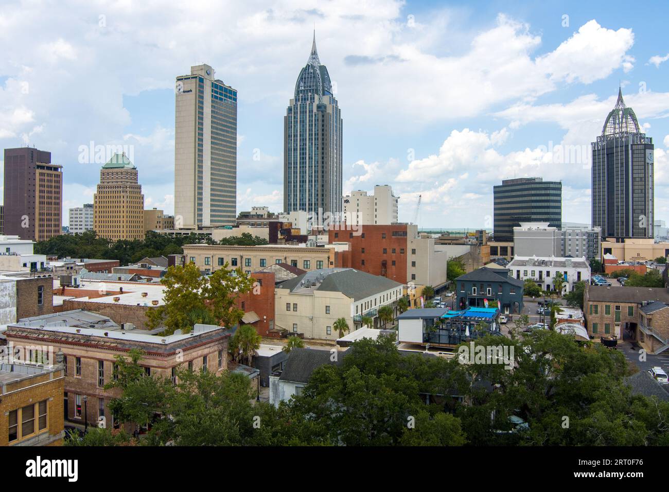 Downtown mobile alabama skyline water hi-res stock photography and ...