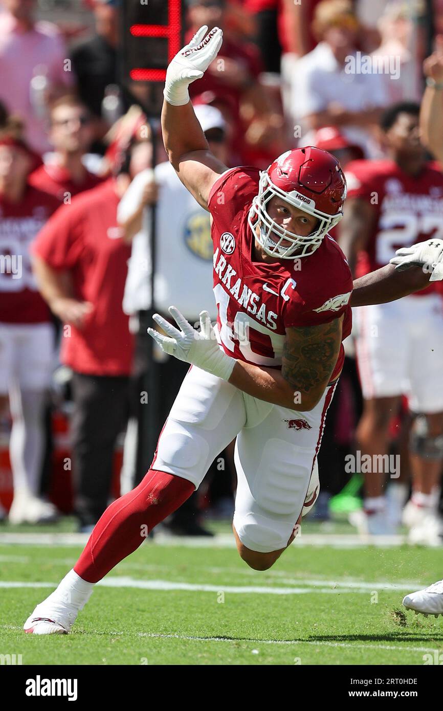 September 9, 2023: Landon Jackson #40 Arkansas defensive end comes ...