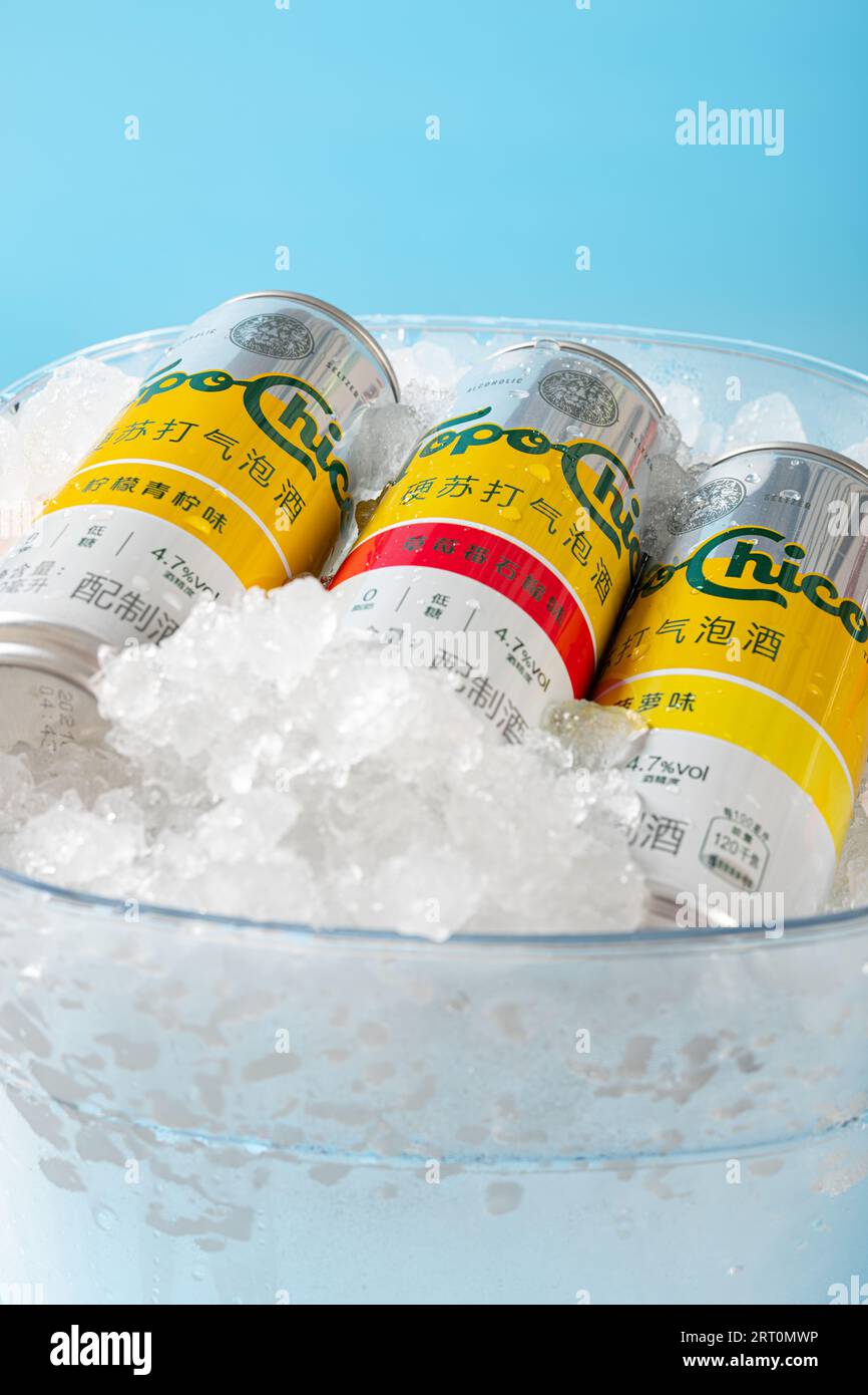 Topo chico hard seltzer hi-res stock photography and images - Alamy