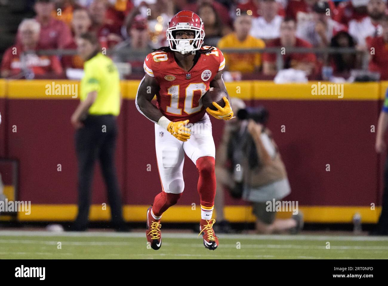 Kansas City Chiefs running back Isiah Pacheco runs the ball during the ...