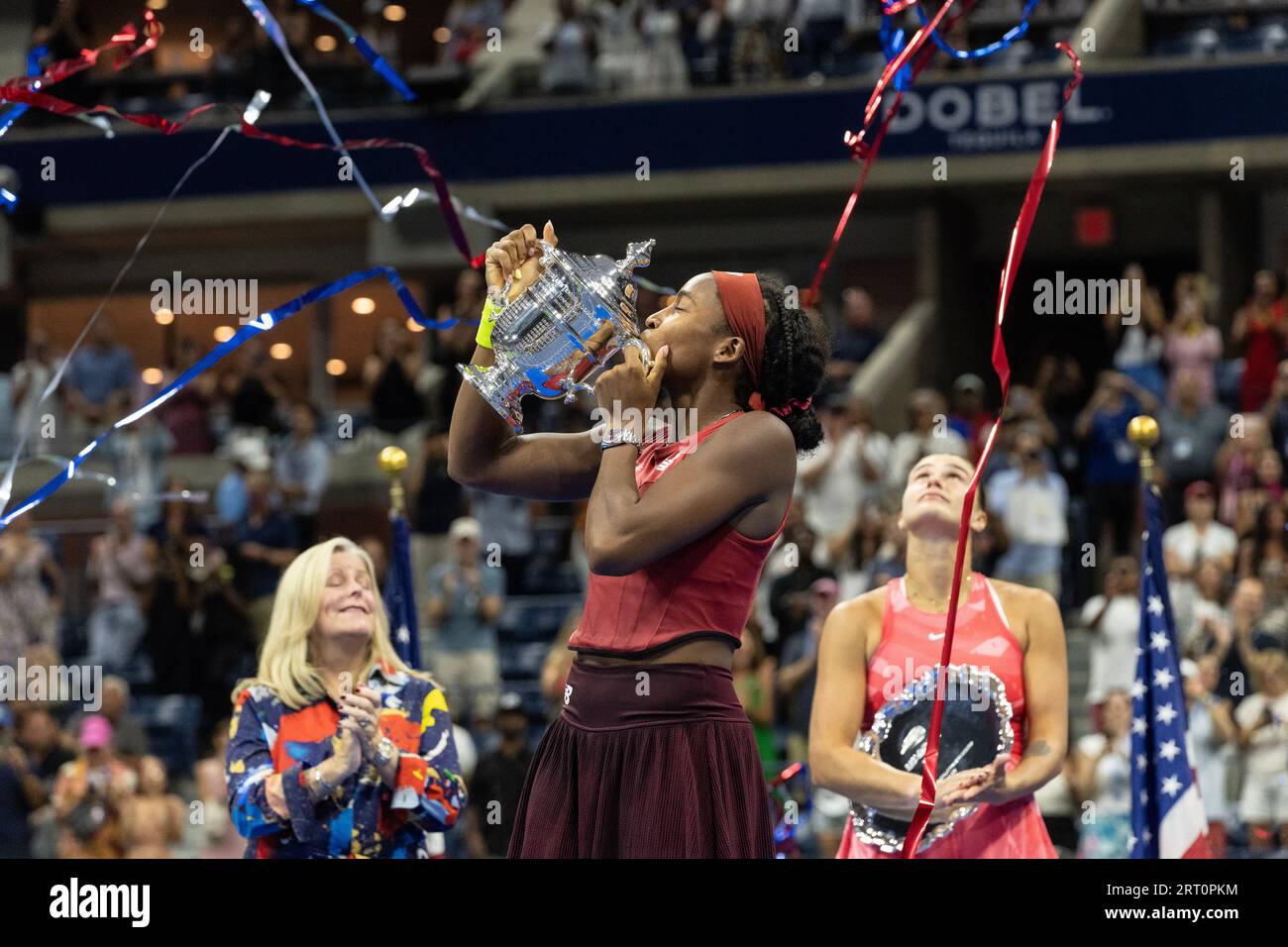 Coco Gauff of USA kisses the trophy after winning women's championship ...