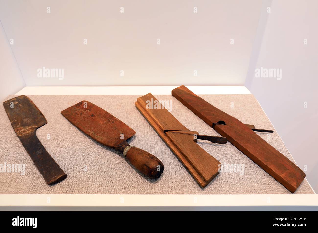 Chinese tools hi-res stock photography and images - Alamy