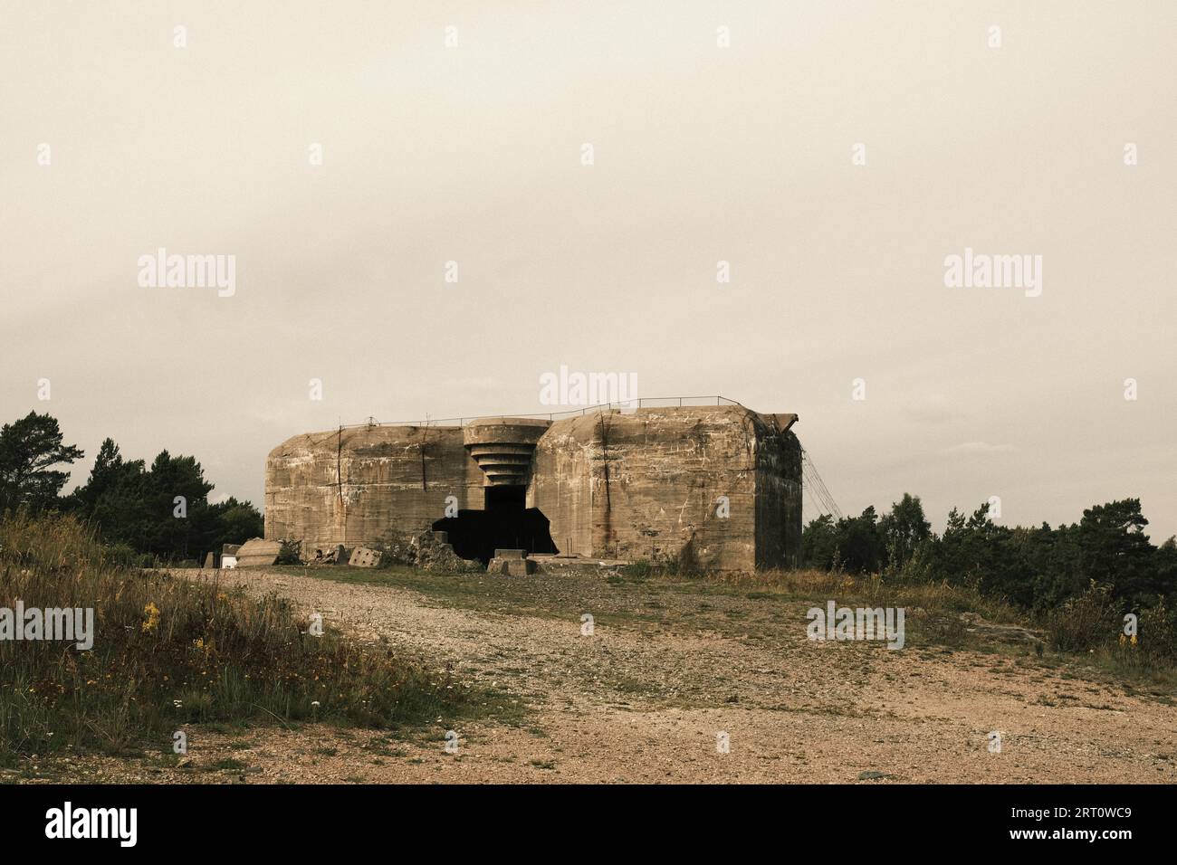 Coastal gun battery hi-res stock photography and images - Alamy