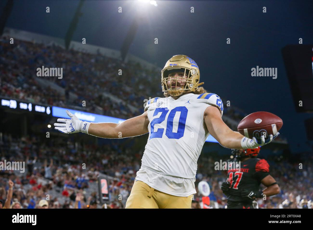 SAN DIEGO, CA - SEPTEMBER 9: UCLA Bruins running back Carsen Ryan #20 ...