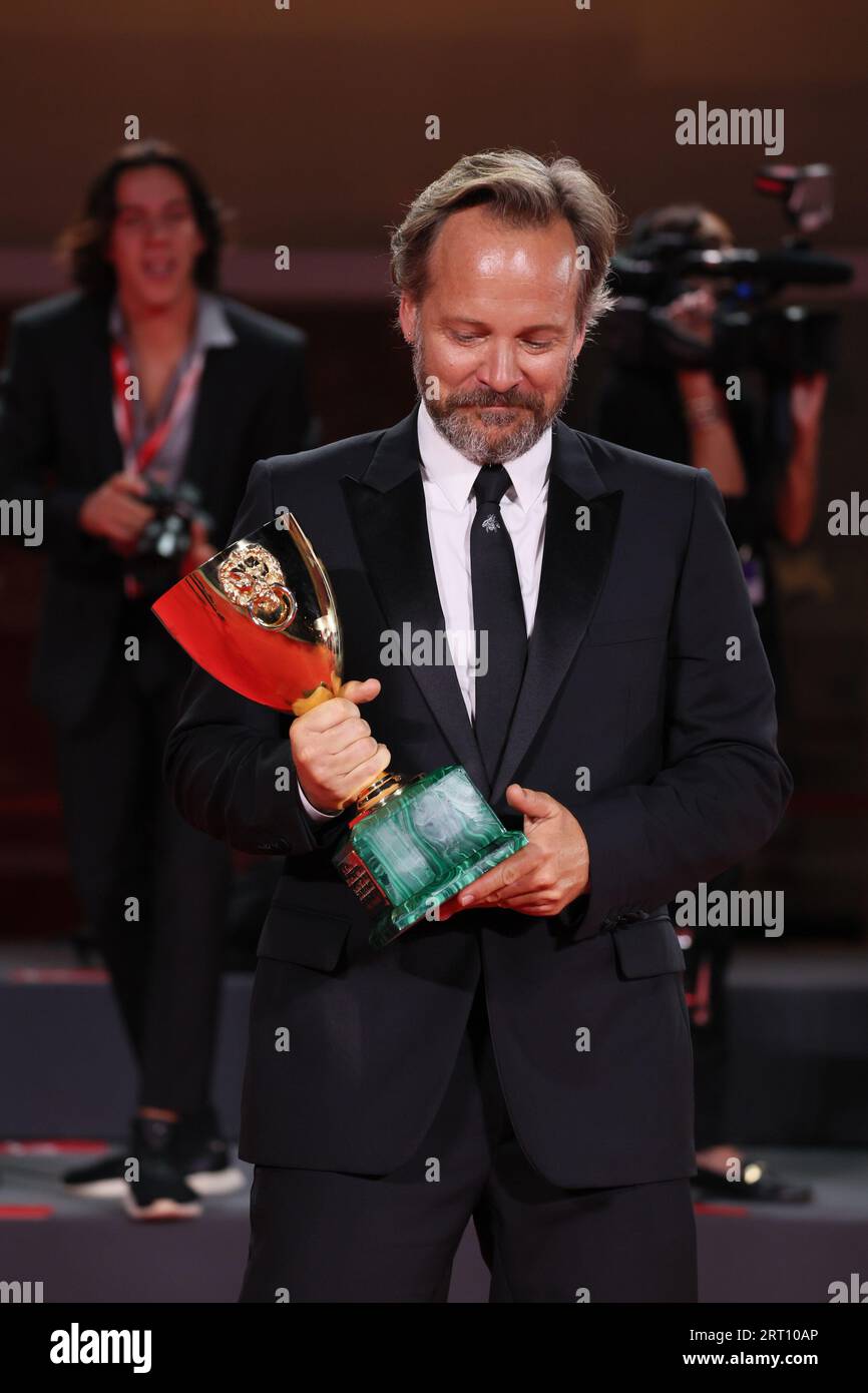 Peter Sarsgaard, the Best Actor Award for 'Memory' and at the winner's ...
