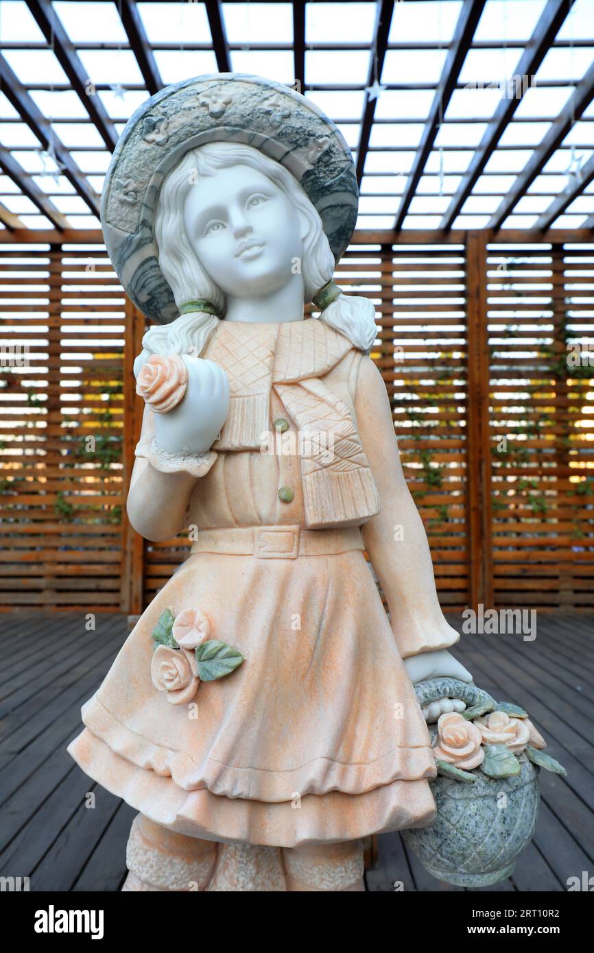 Girl cartoon hi-res stock photography and images - Alamy