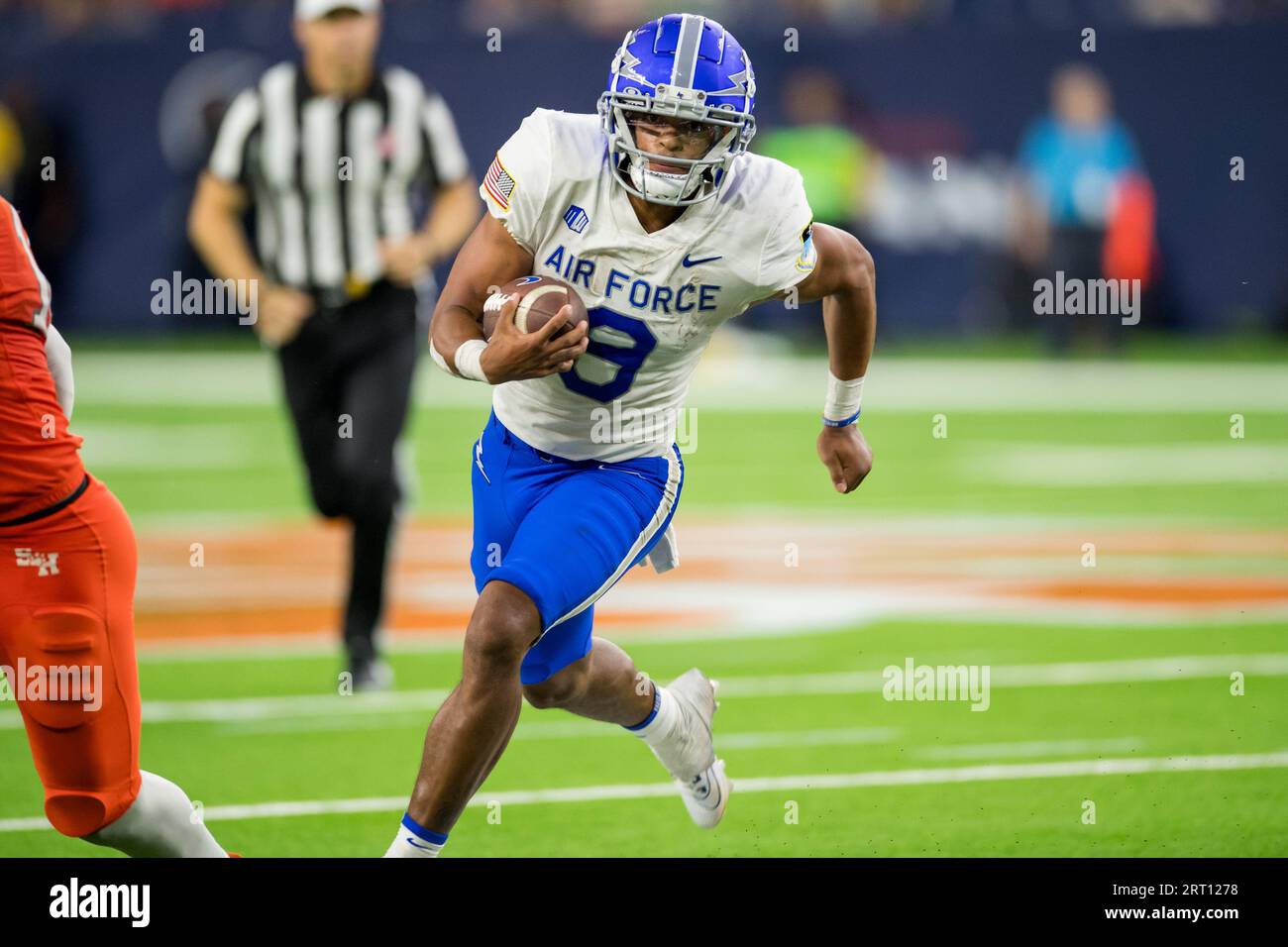Houston, TX, USA. 9th Sep, 2023. Air Force Falcons quarterback Zac ...