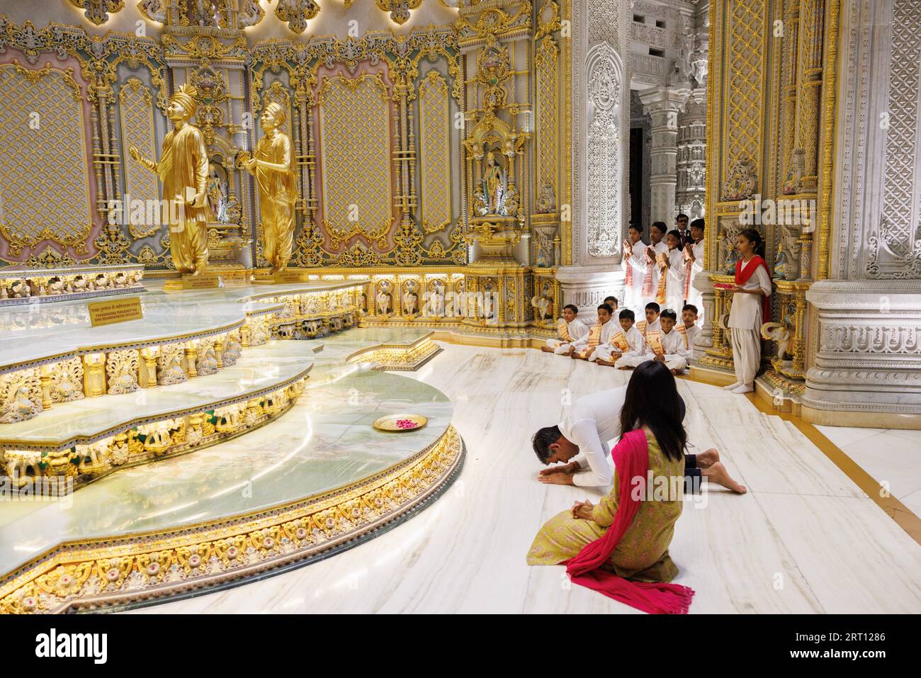 Prime Minister Rishi Sunak and his wife Akshata Murty offer prayers ...