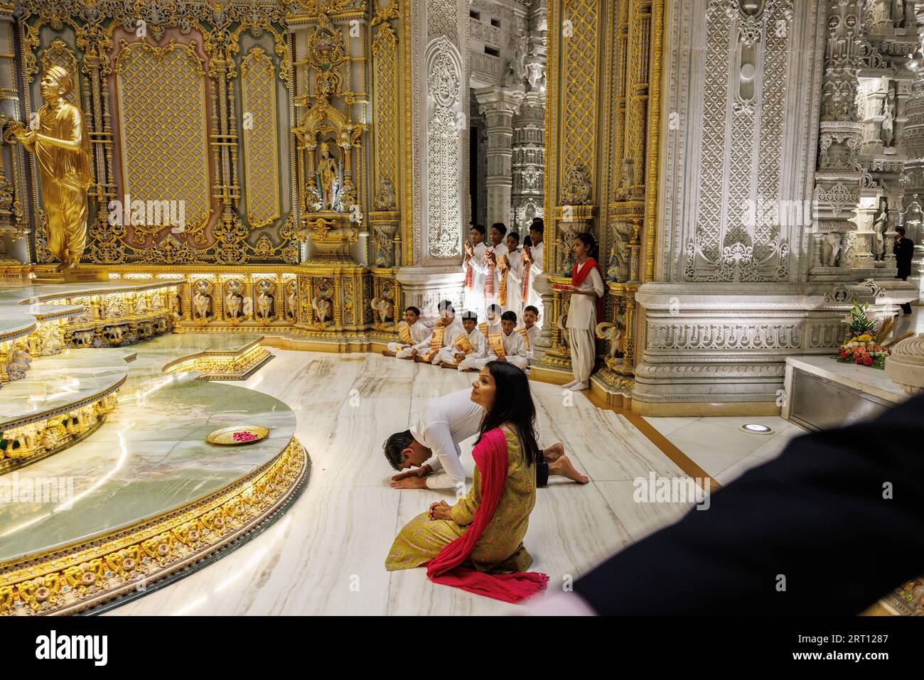 Prime Minister Rishi Sunak and his wife Akshata Murty offer prayers ...