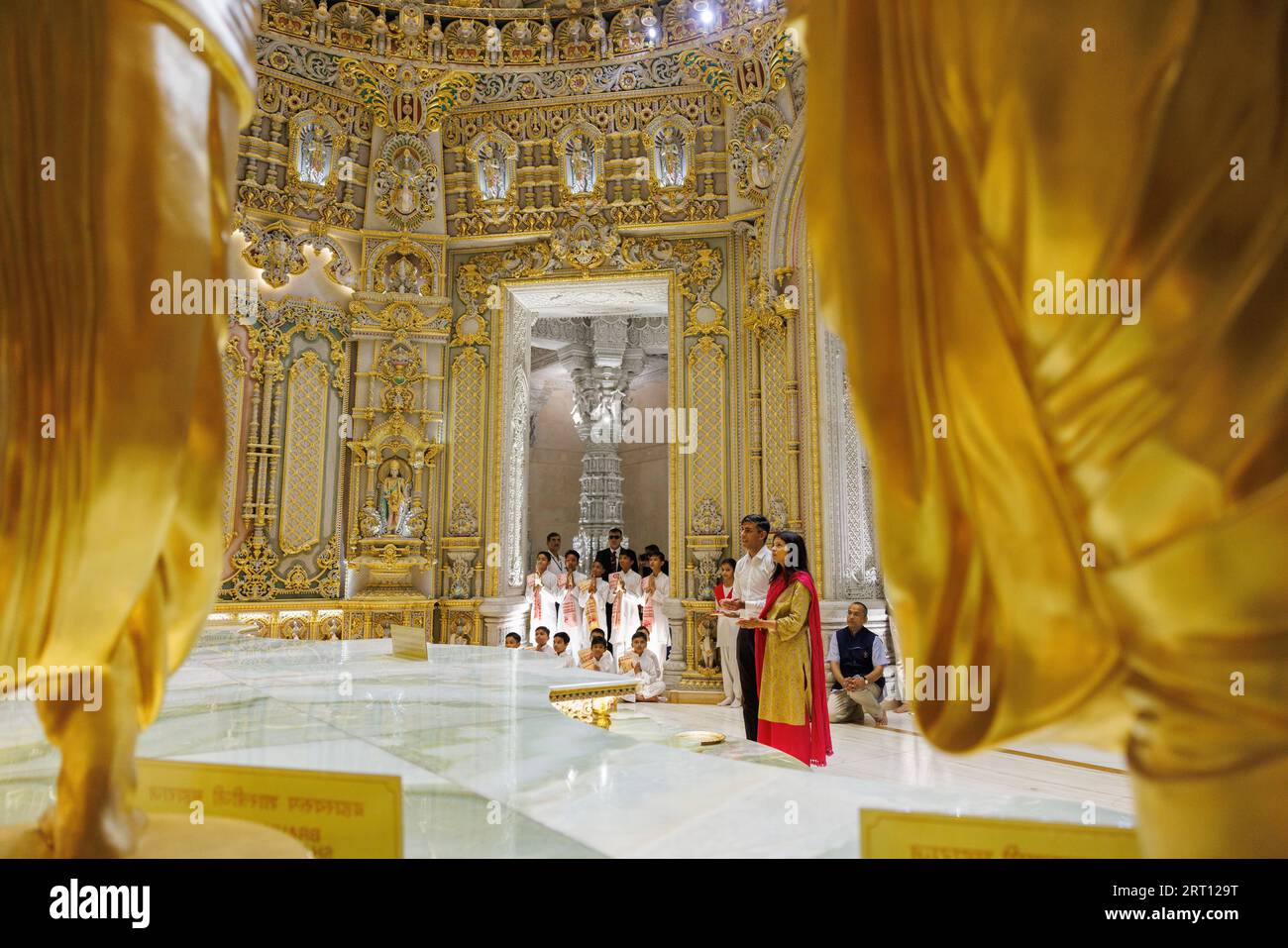 Prime Minister Rishi Sunak and his wife Akshata Murty offer prayers ...