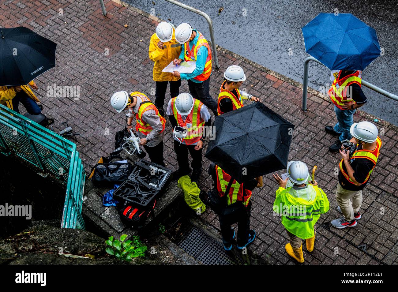 Black rain warning signal hi-res stock photography and images - Alamy