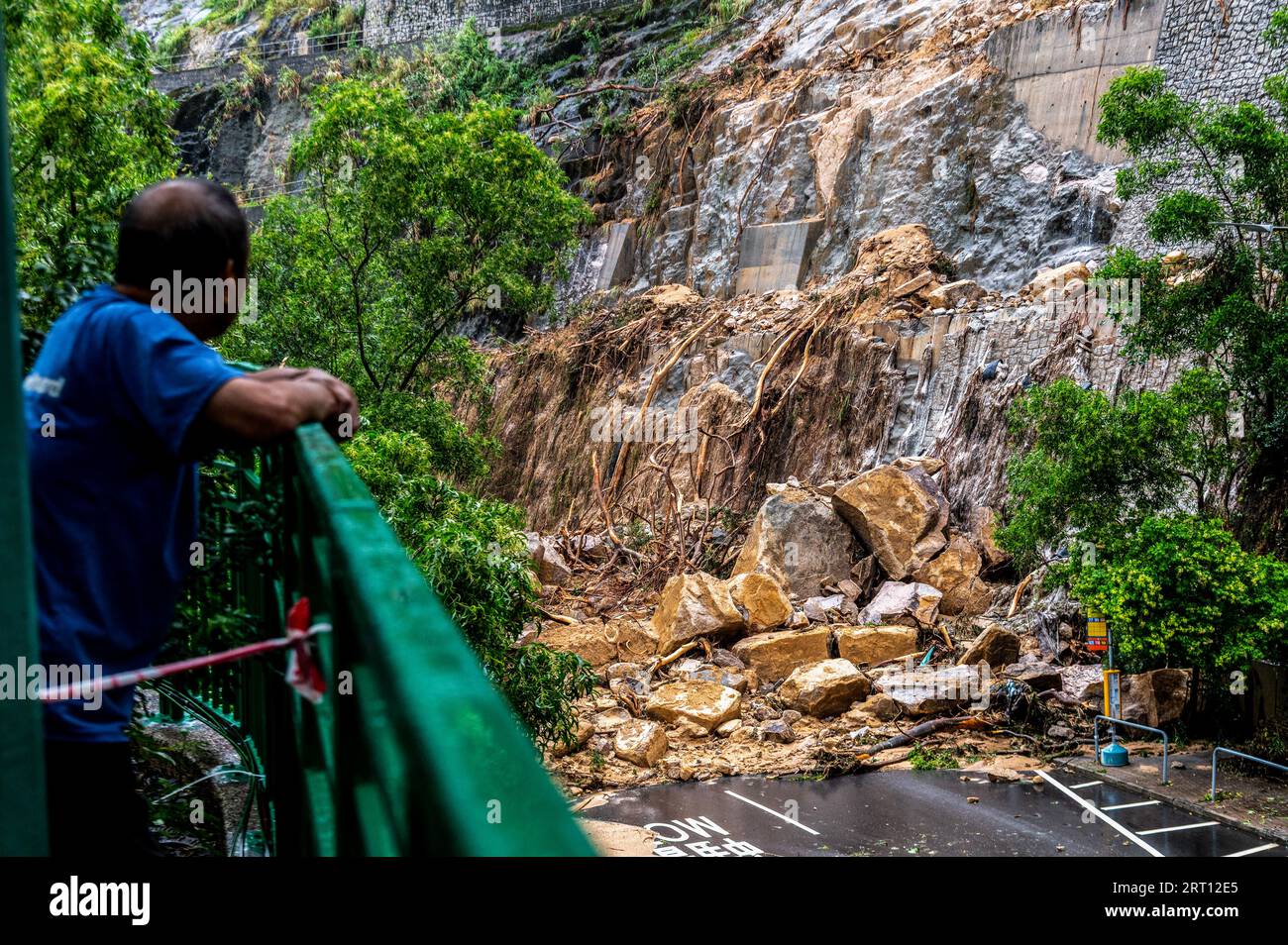 Black rain warning signal hi-res stock photography and images - Alamy