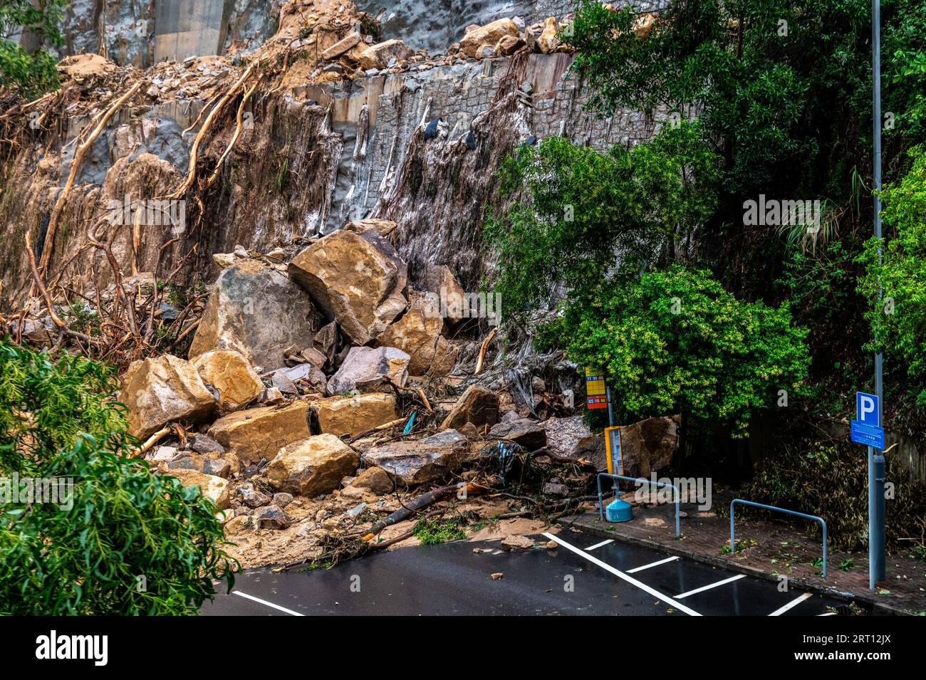 Black rain warning signal hi-res stock photography and images - Alamy