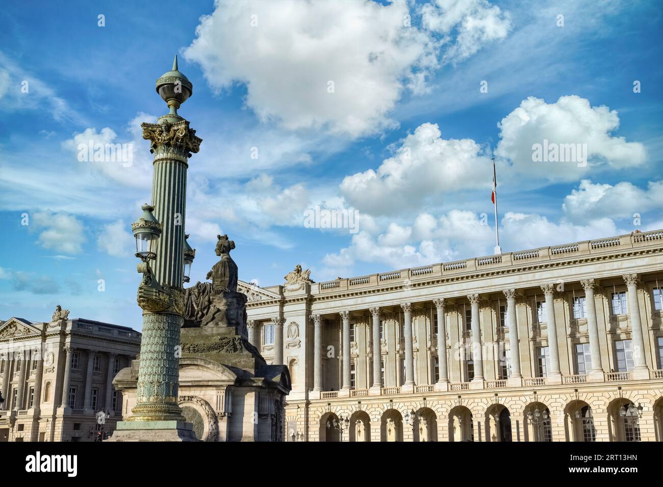 Paris, ancient building on the place de la Concorde Stock Photo - Alamy