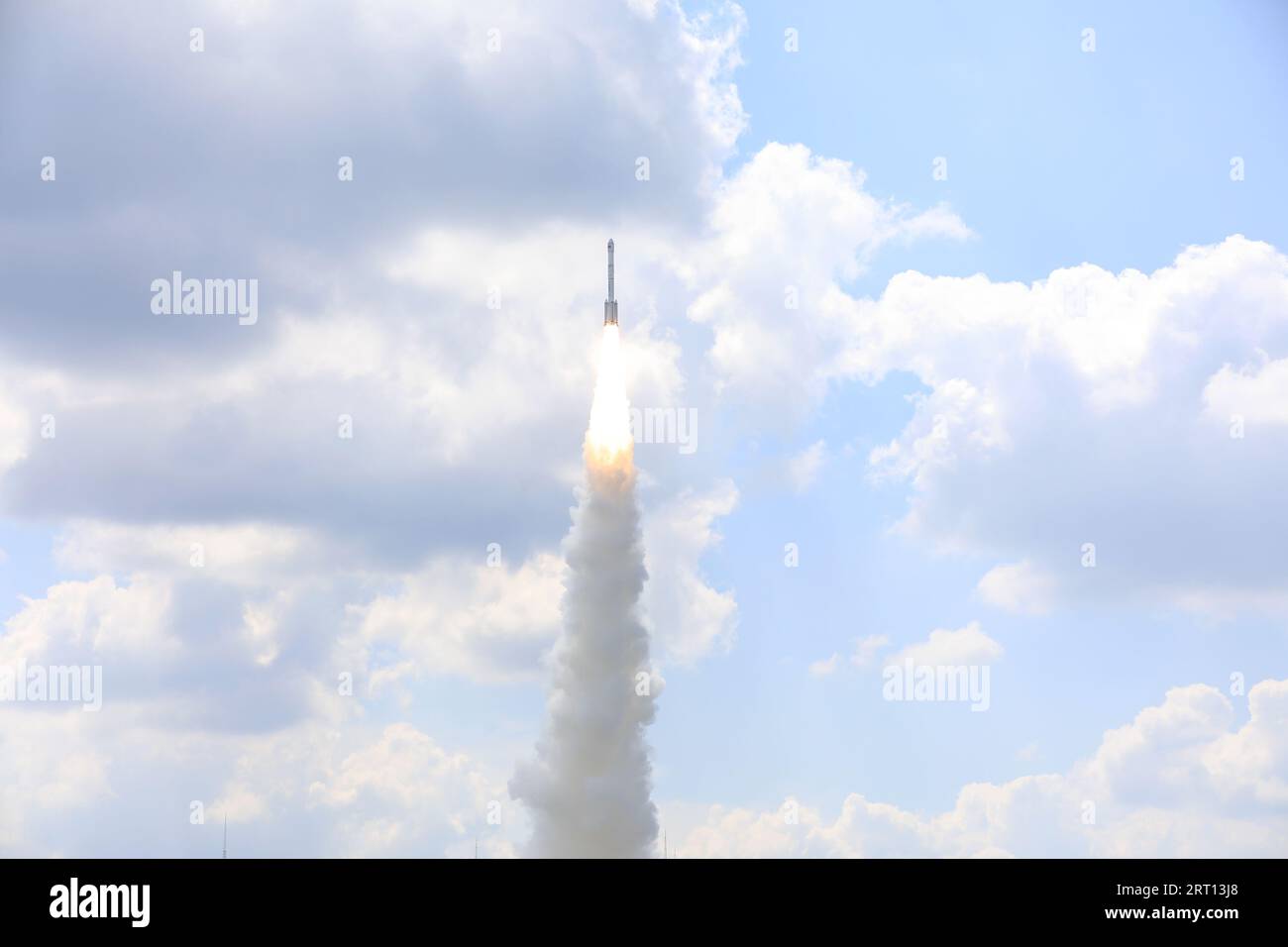Long march 10 rocket hi-res stock photography and images - Alamy