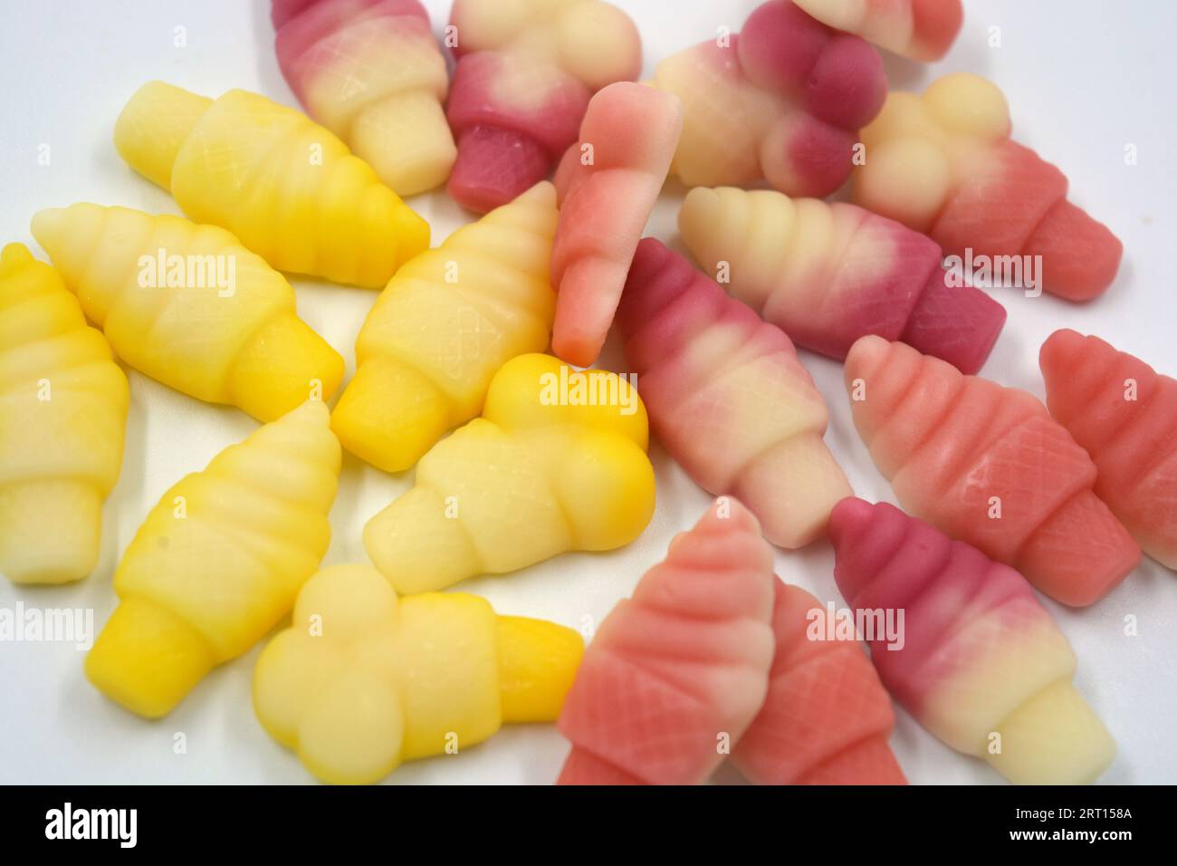 Beautiful and bright photos of sweets, candies. Jelly colored candies ...