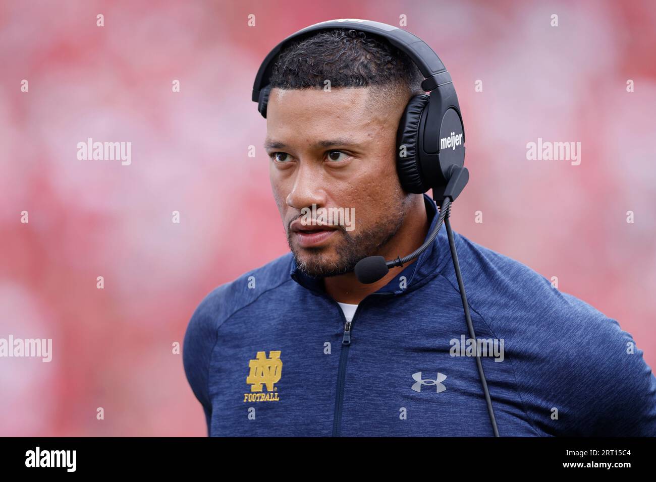RALEIGH, NC - SEPTEMBER 09: Notre Dame Fighting Irish head coach Marcus ...