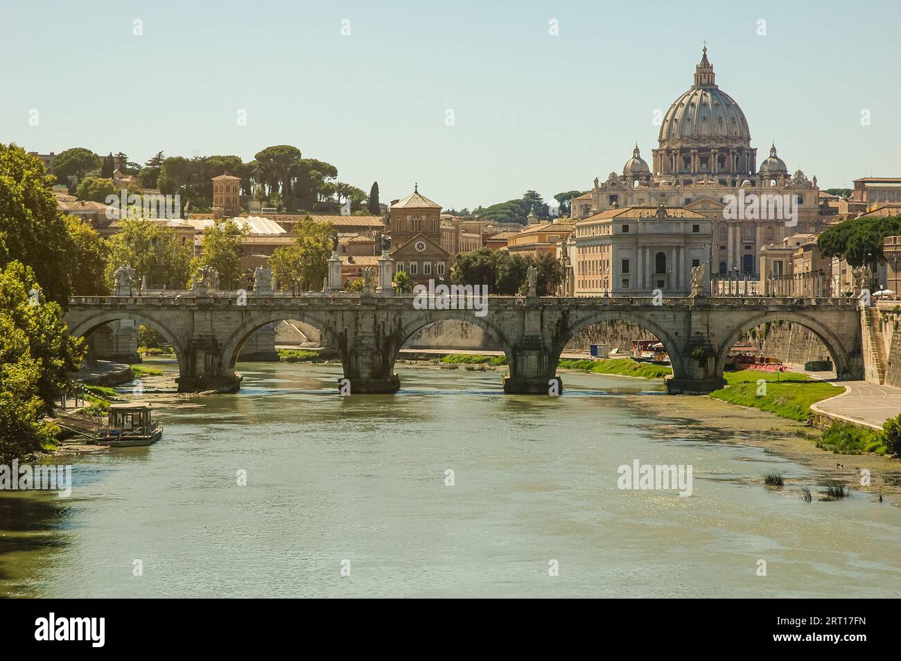 Vatican over tiber river hi-res stock photography and images - Alamy