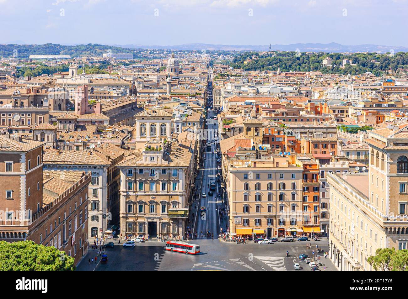Roma via del corso hi-res stock photography and images - Alamy
