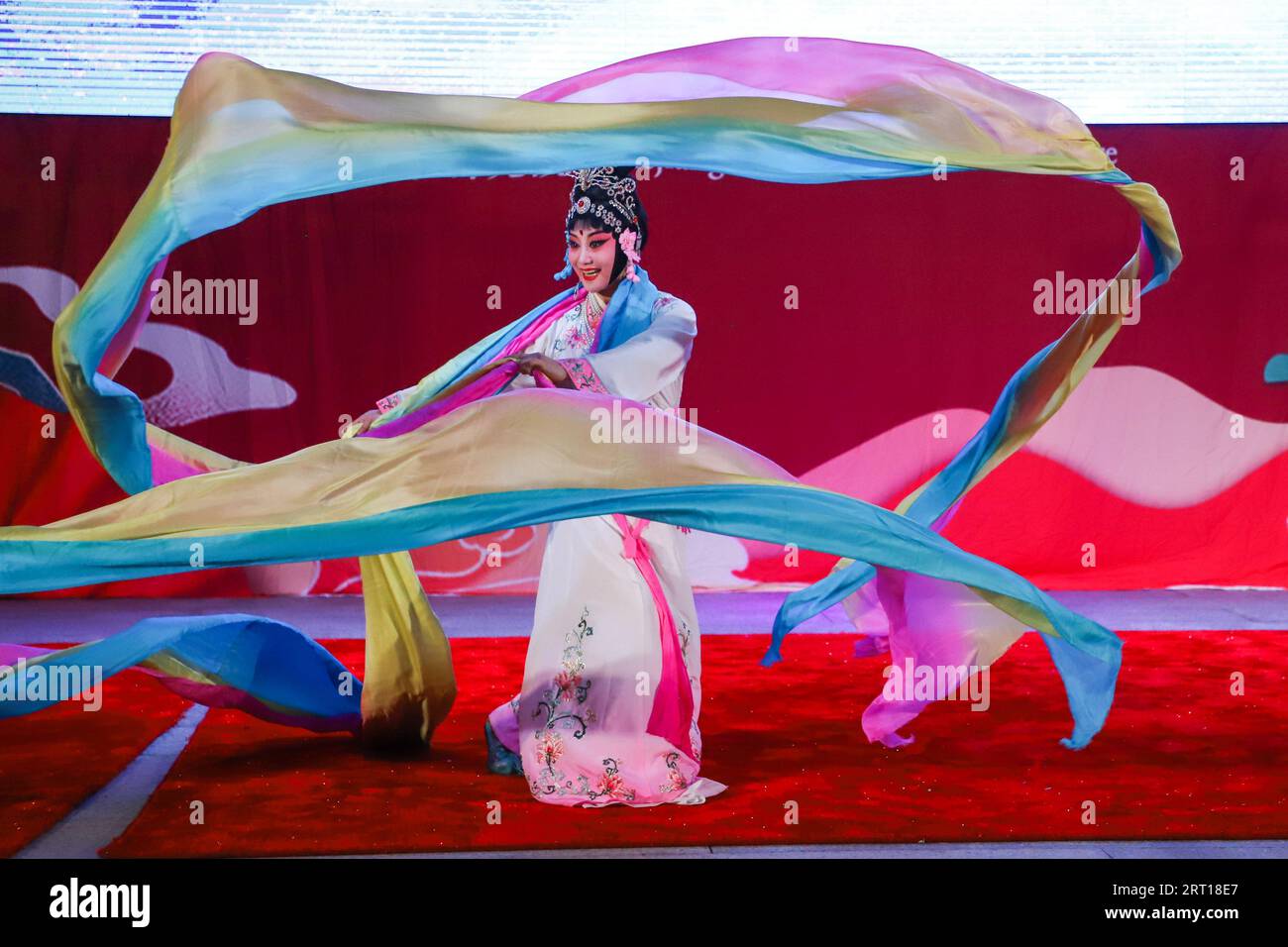 Addis Ababa, Ethiopia. 8th Sep, 2023. An artist of the Zhejiang Wu ...