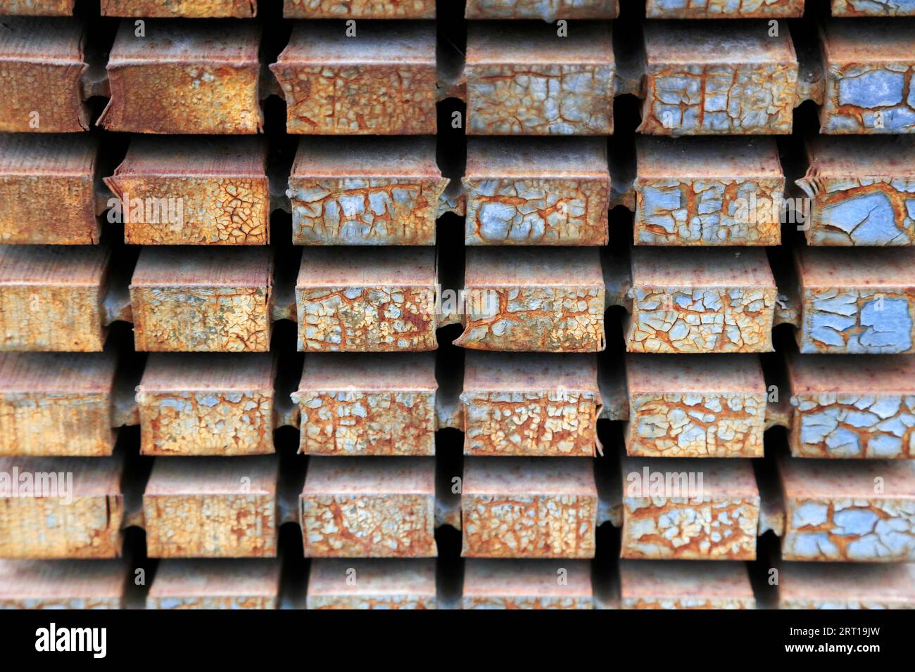 Peeling metal hi-res stock photography and images - Alamy