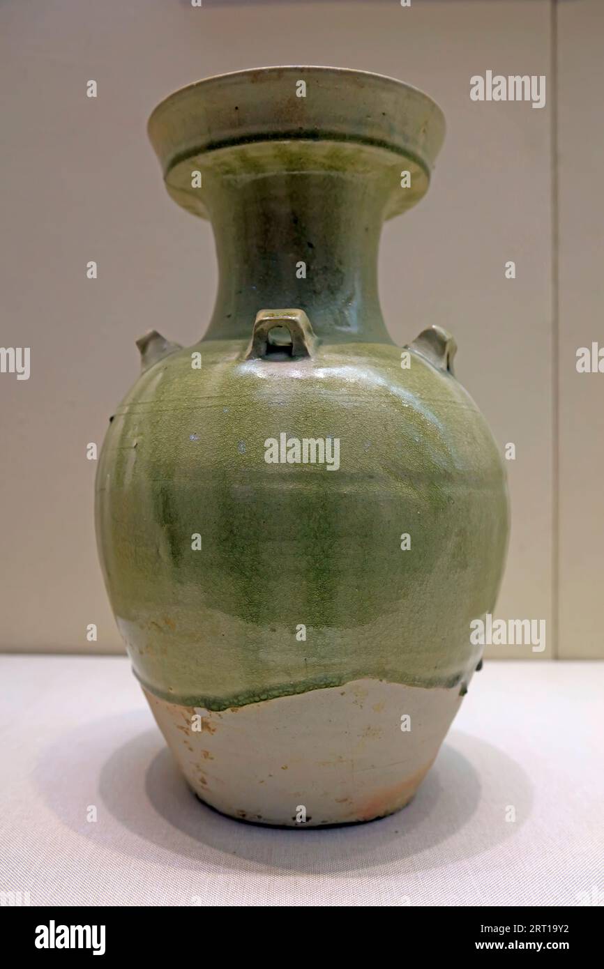 Chinese ancient ceramic ware Stock Photo - Alamy