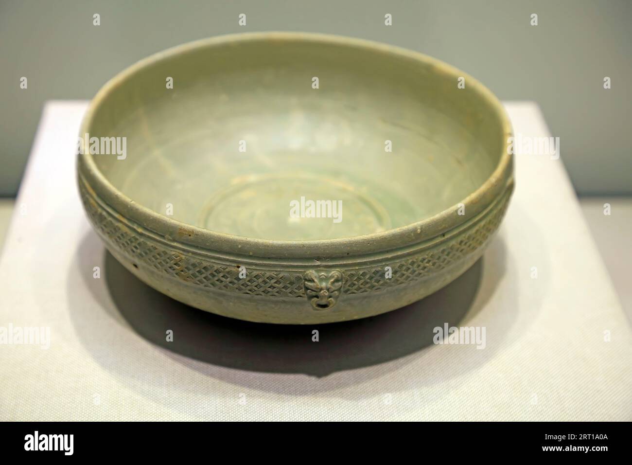 Chinese ancient ceramic ware Stock Photo - Alamy