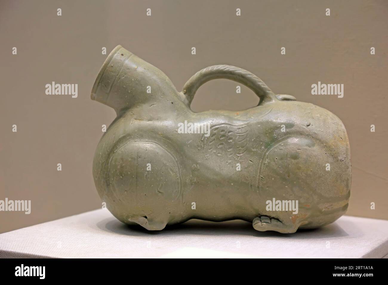 Chinese ancient ceramic ware Stock Photo - Alamy