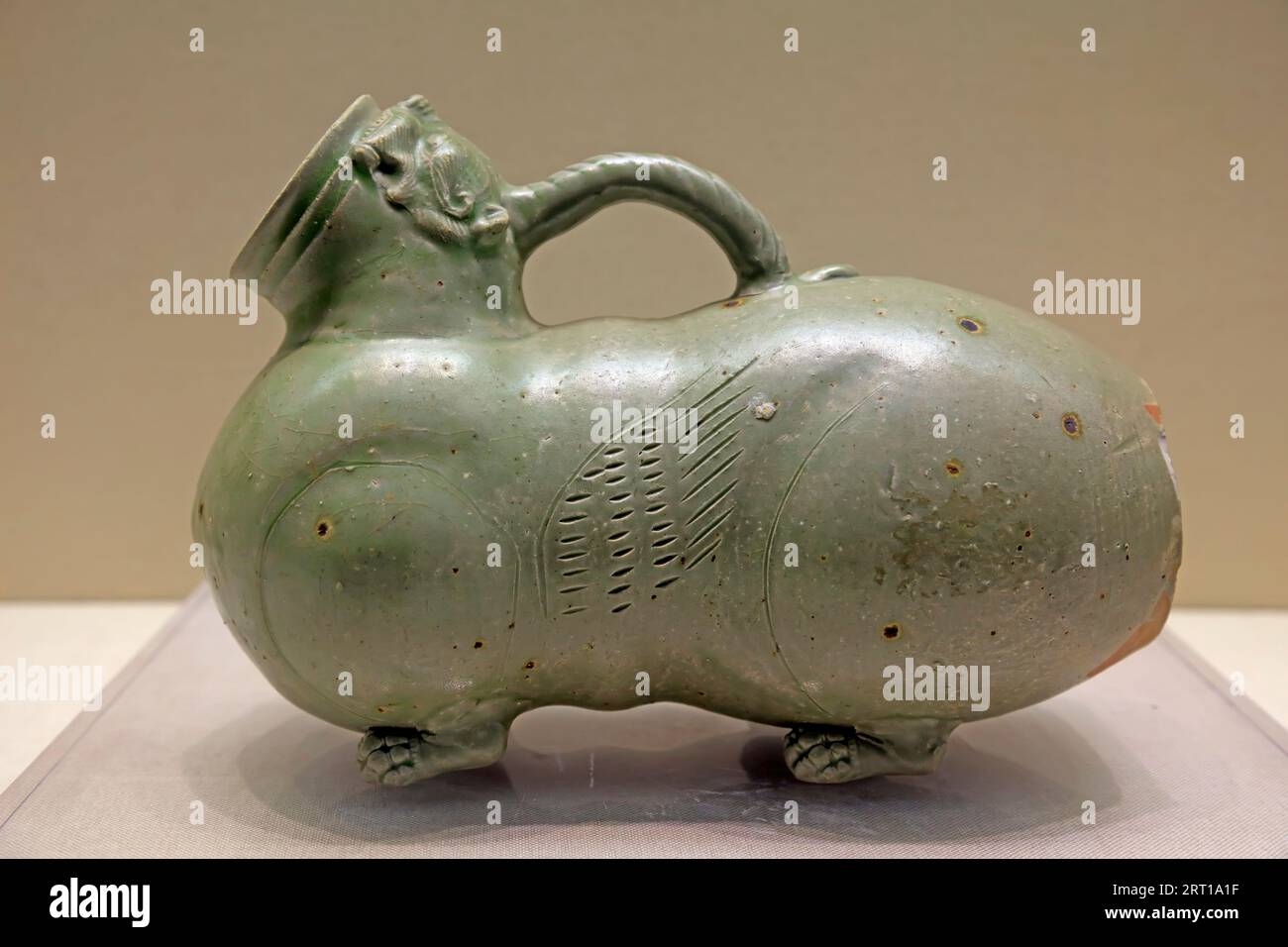 Chinese ancient ceramic ware Stock Photo - Alamy