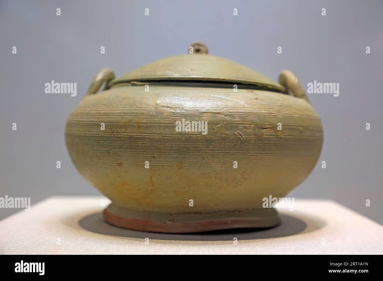 Chinese ancient ceramic ware Stock Photo - Alamy