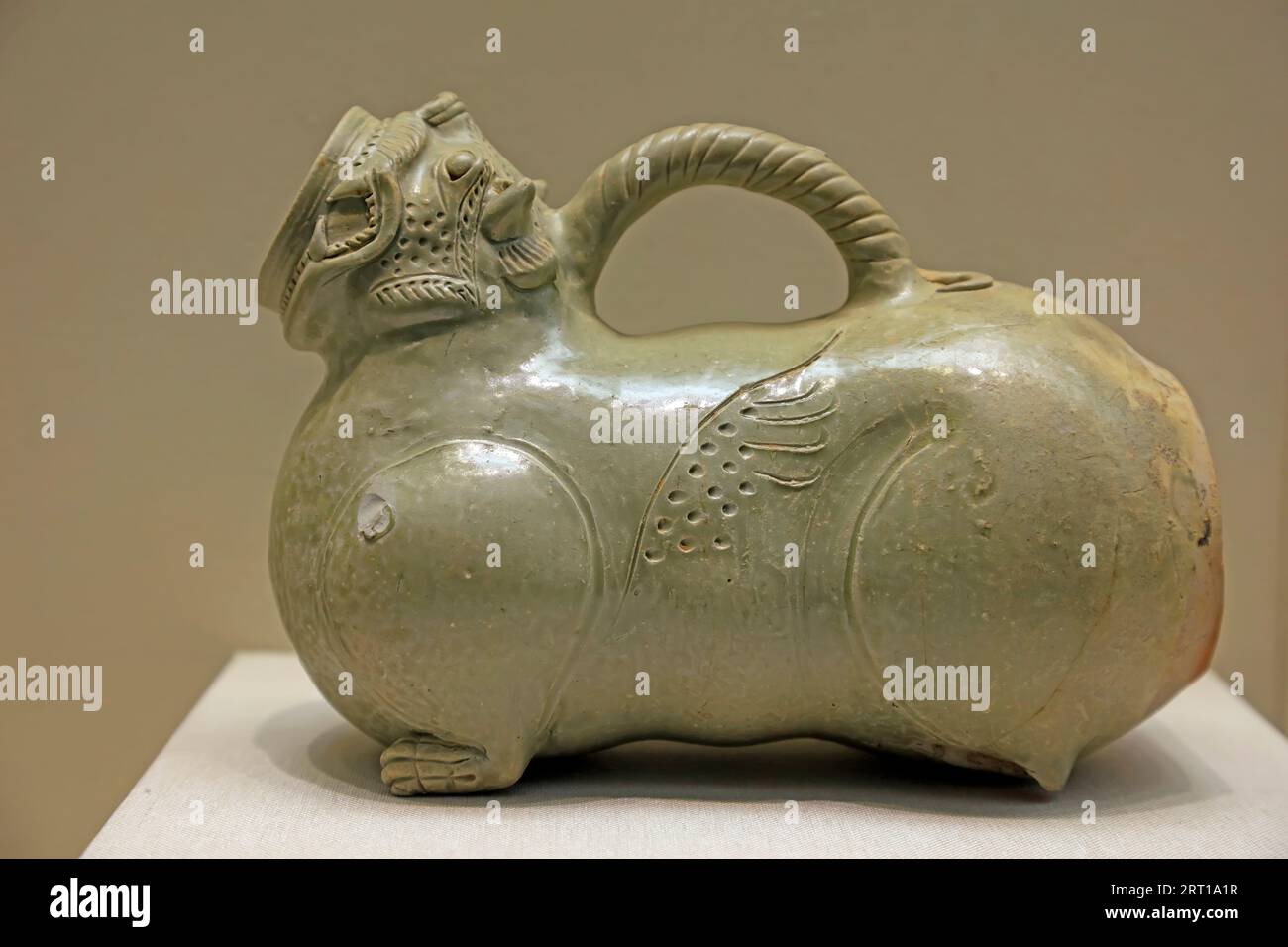 Chinese ancient ceramic ware Stock Photo - Alamy
