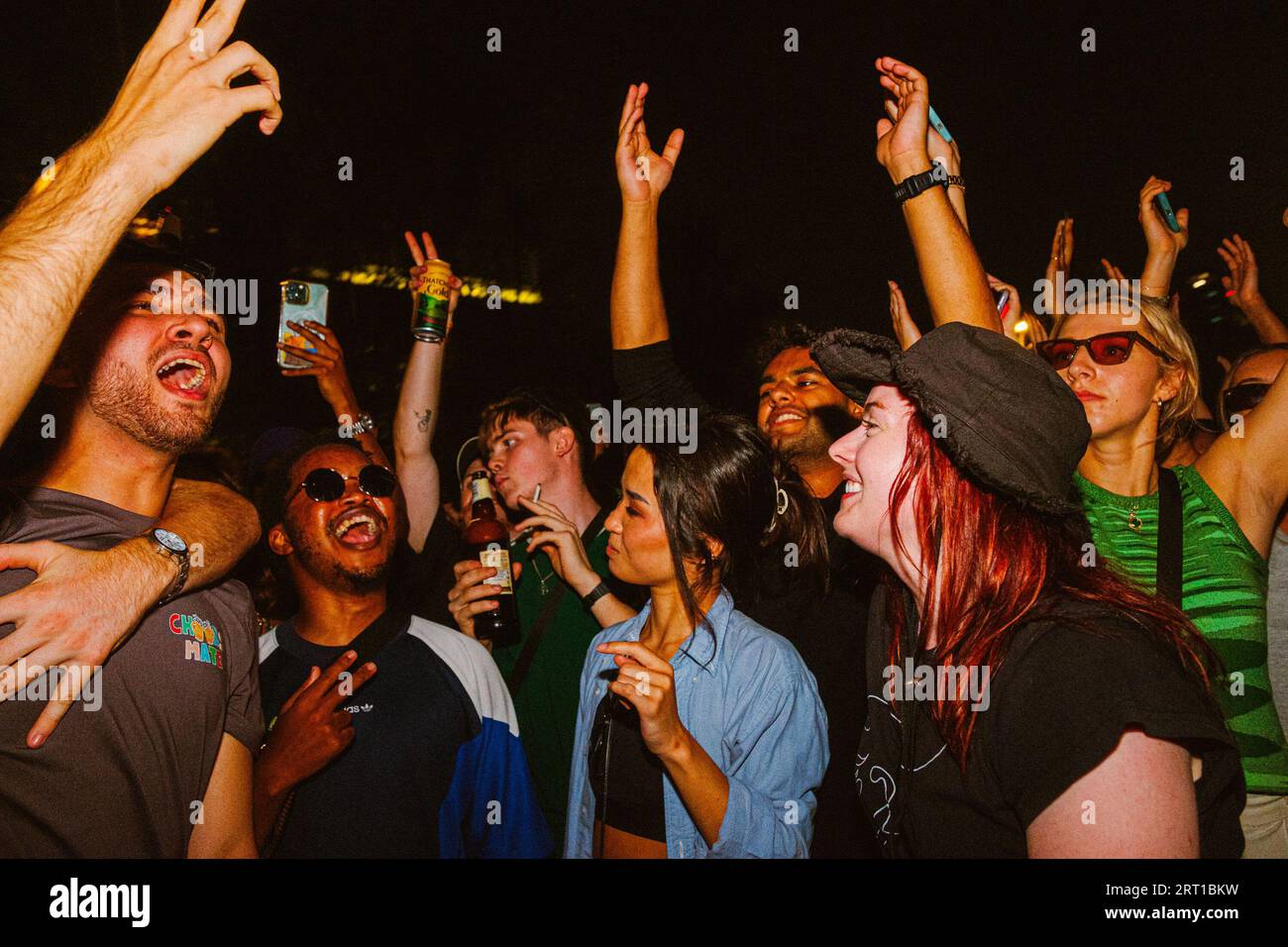 London Dj Duo, Joy Anonymous, hosted a spontaneous set outside Tate ...