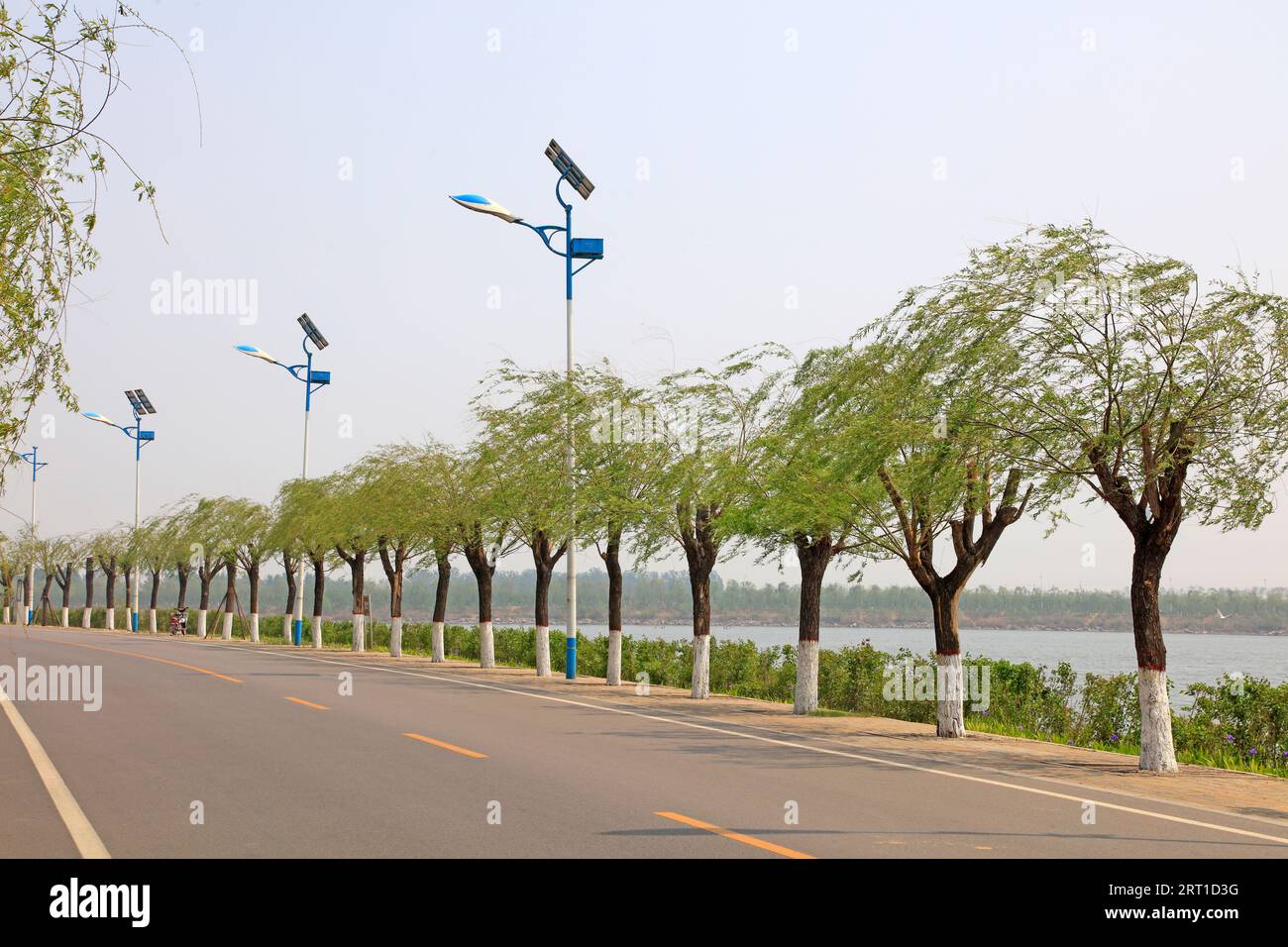 Solar streetlights hi-res stock photography and images - Alamy