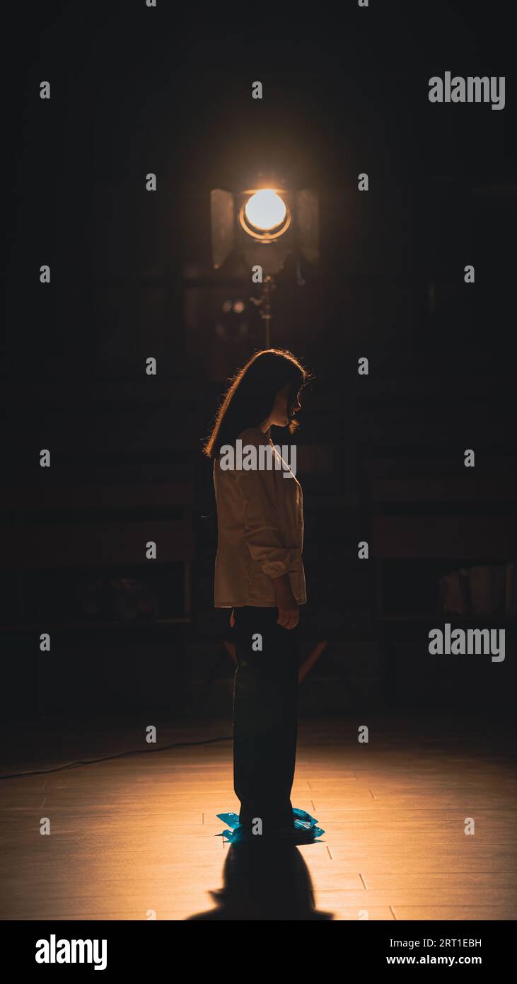 Spotlighted stage hi-res stock photography and images - Alamy