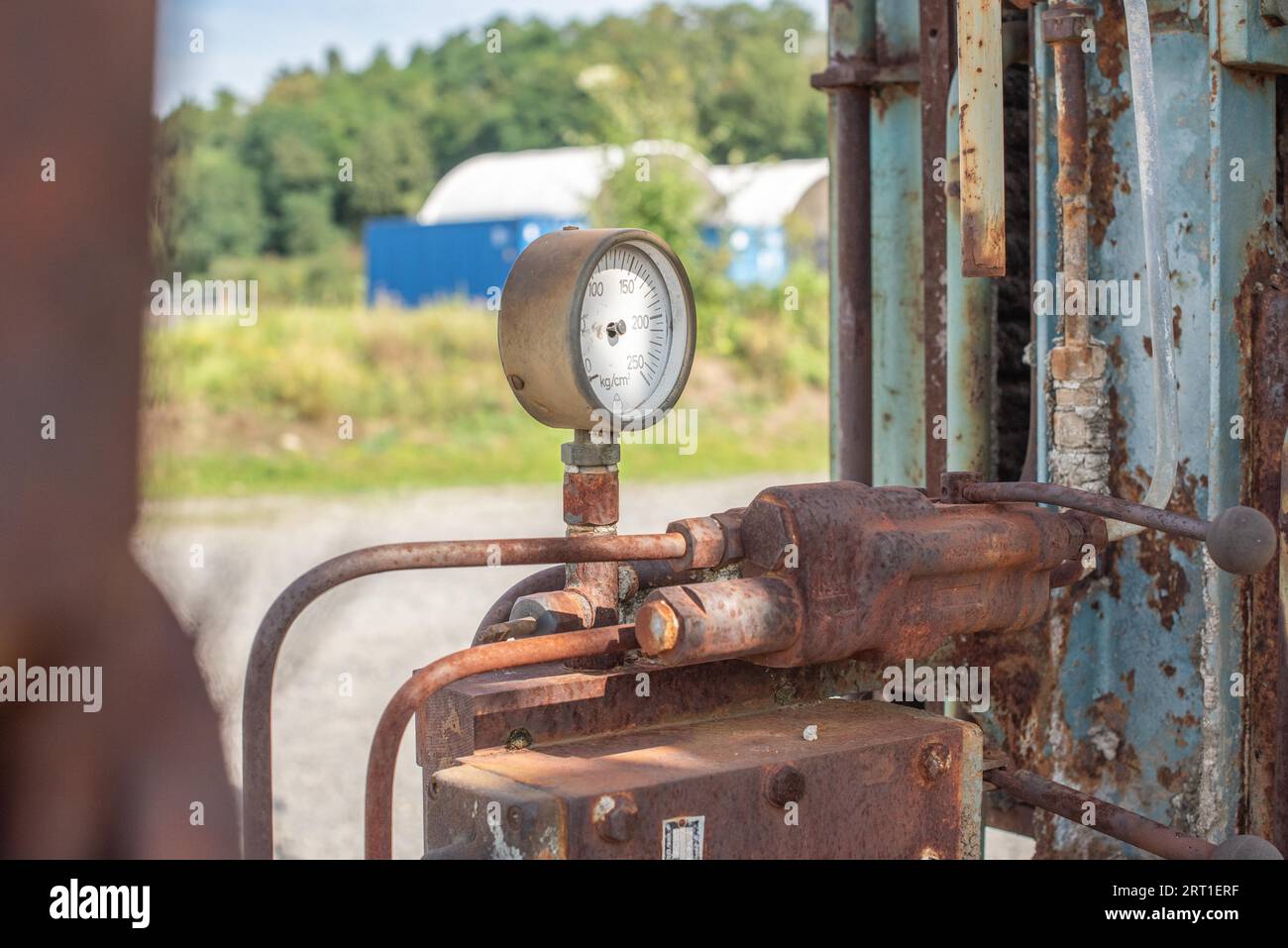 Old pressure gauge hi-res stock photography and images - Alamy
