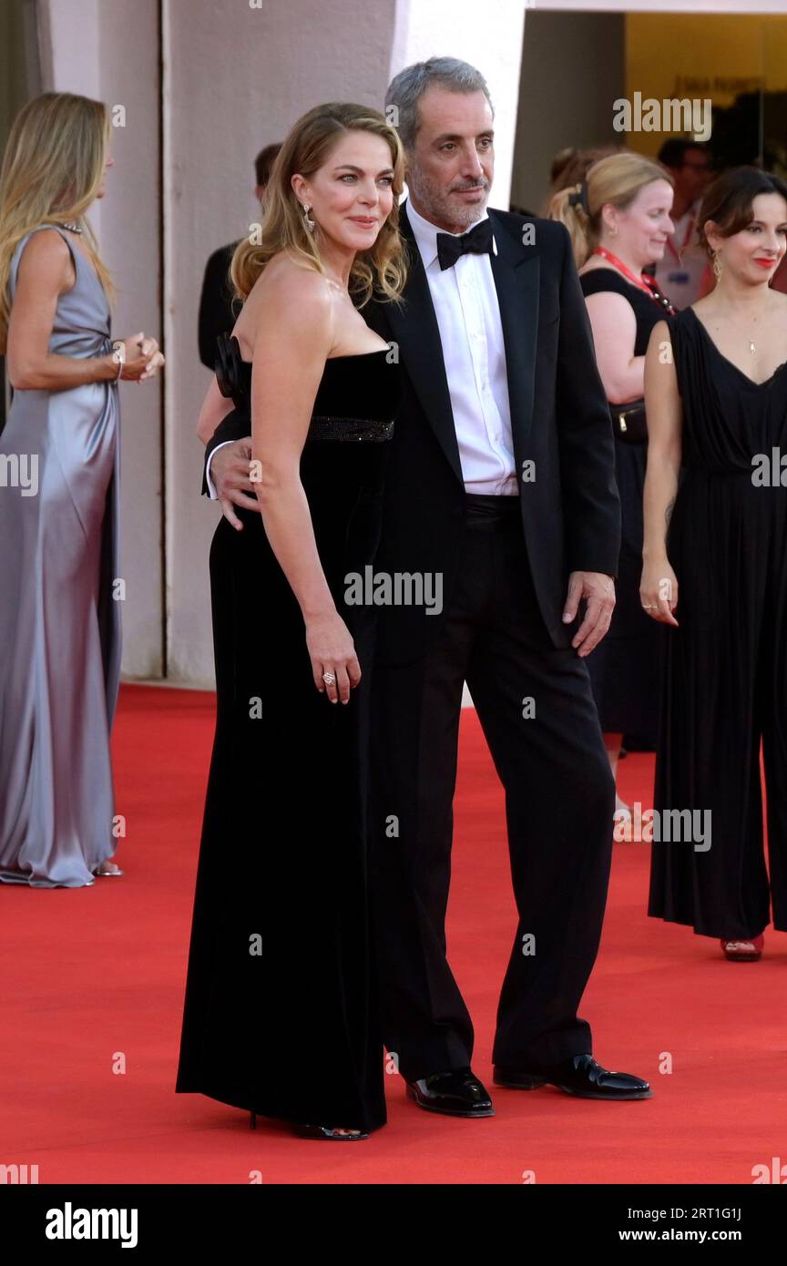 Claudia Gerini und Riccardo Sangiuliano bei der Preisverleihung der ...