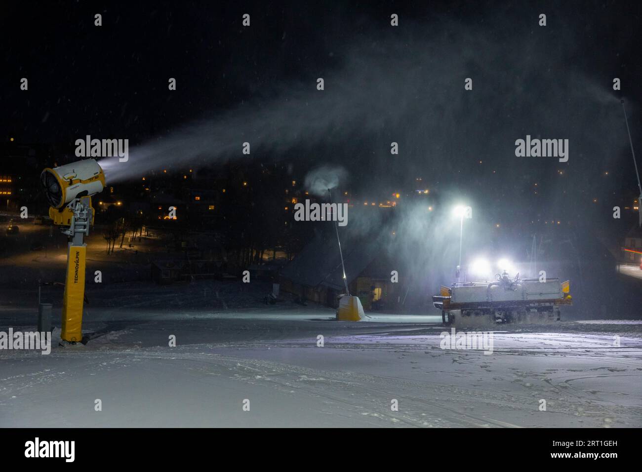 Lift induced hi-res stock photography and images - Alamy