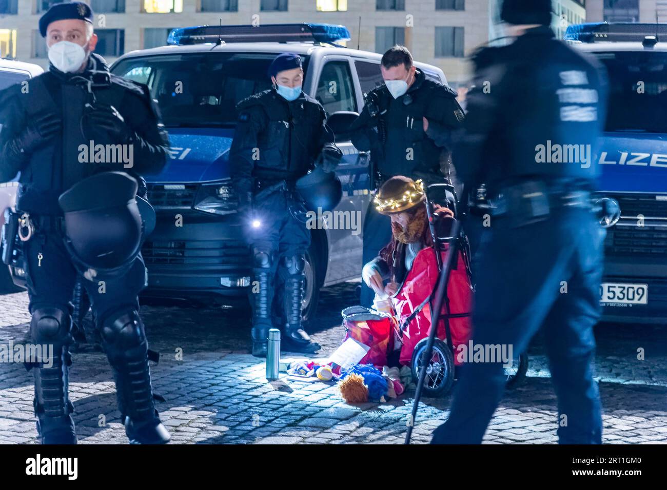 Blue light operation hi-res stock photography and images - Alamy